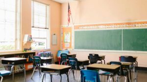 15 American Dress Code Rules in High School That Are Different From europe