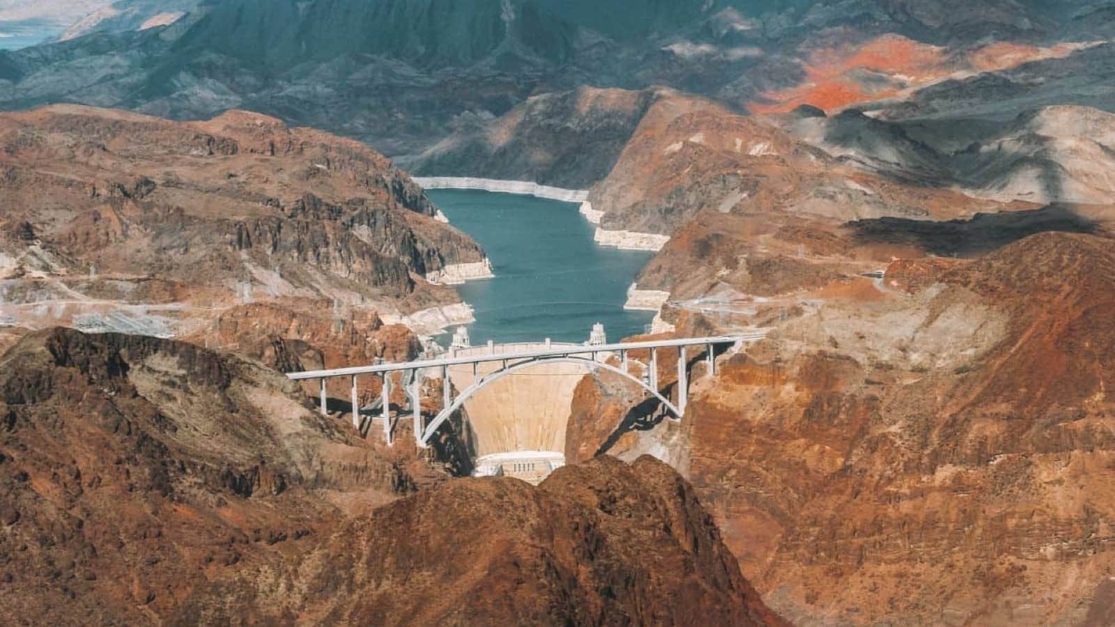 12 Iconic U.S. Landmarks That Will Leave You Speechless