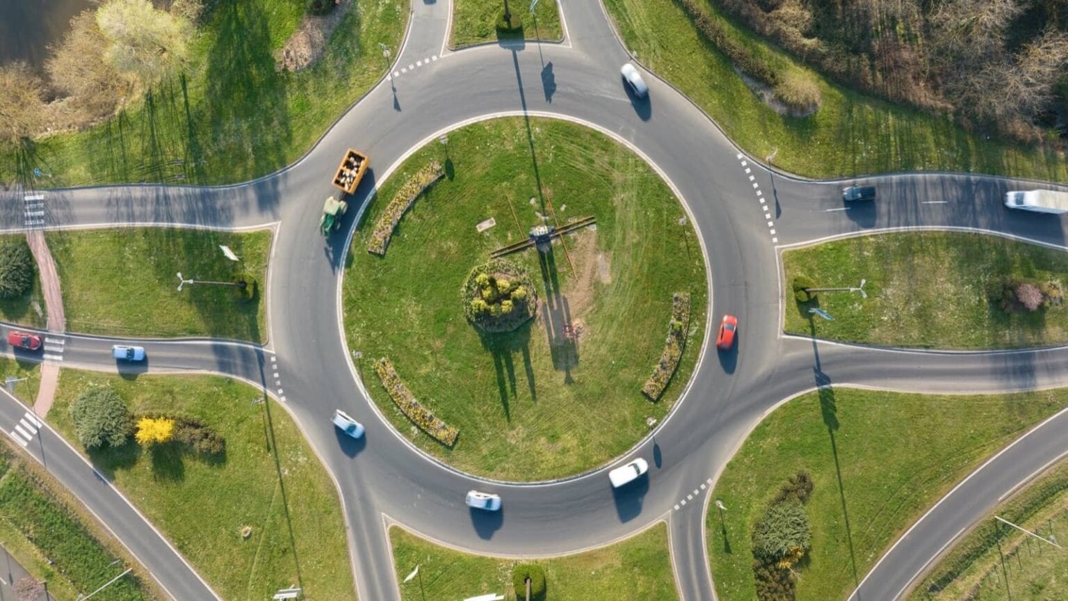 13 Confusing British Road Rules Americans Can't Grasp