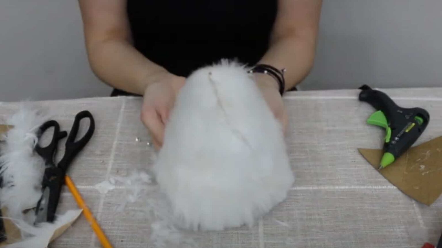 How To Make A Fluffy Christmas Tree Decoration For Your Home