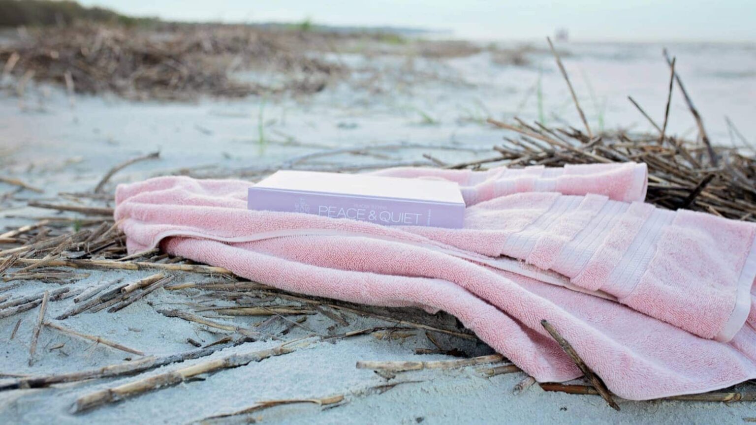 10 Rude Beach Tourist Behaviors That Will Get You The Look
