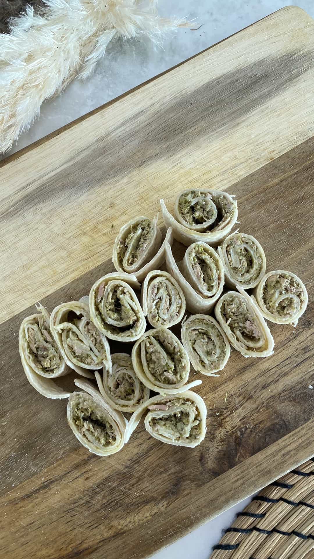 Easy Tuna Pesto Pinwheel Appetizers
